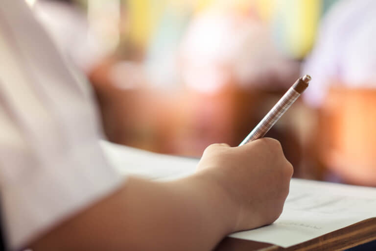 TOEICテスト運営のIIBC、2022年度のTOEIC平均スコアと受験者数を発表 | TOEIC | おすすめ英会話・英語学習の比較・ランキング- English Hub